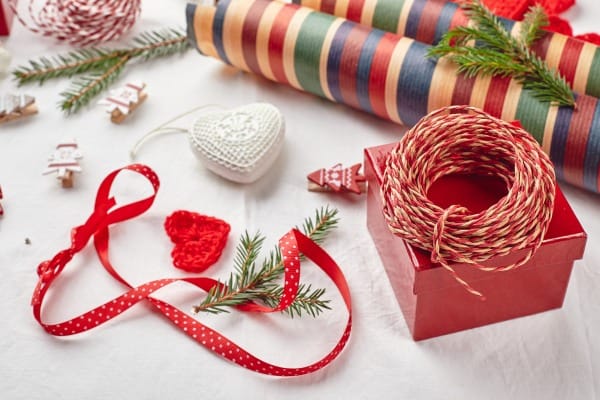How to Wrap a Pillow: A Comprehensive Guide