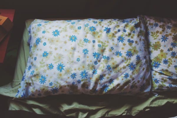 How to prevent pillows from going flat